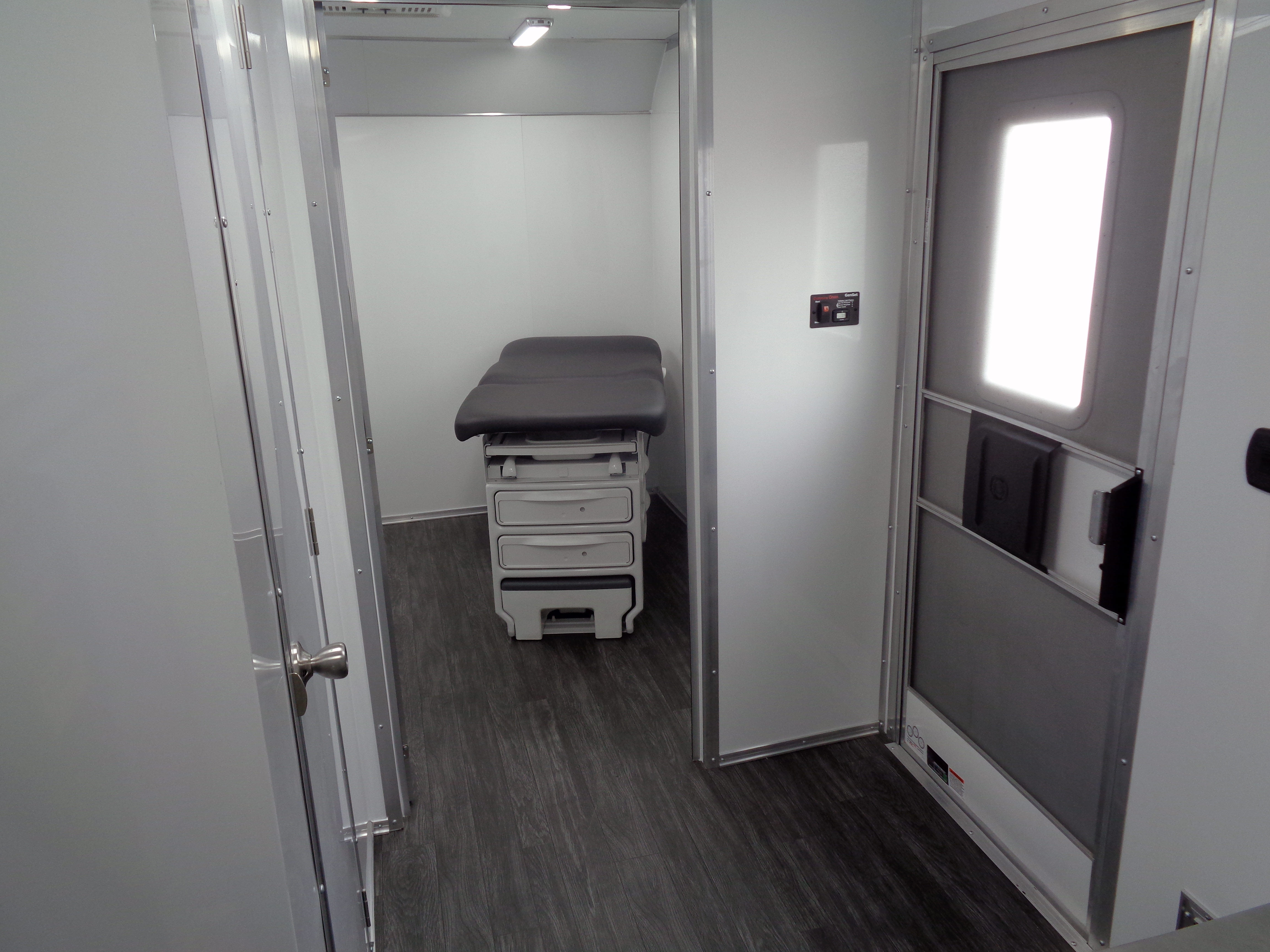 MobileTestingClinic.com - Mobile Testing Clinic Trailer