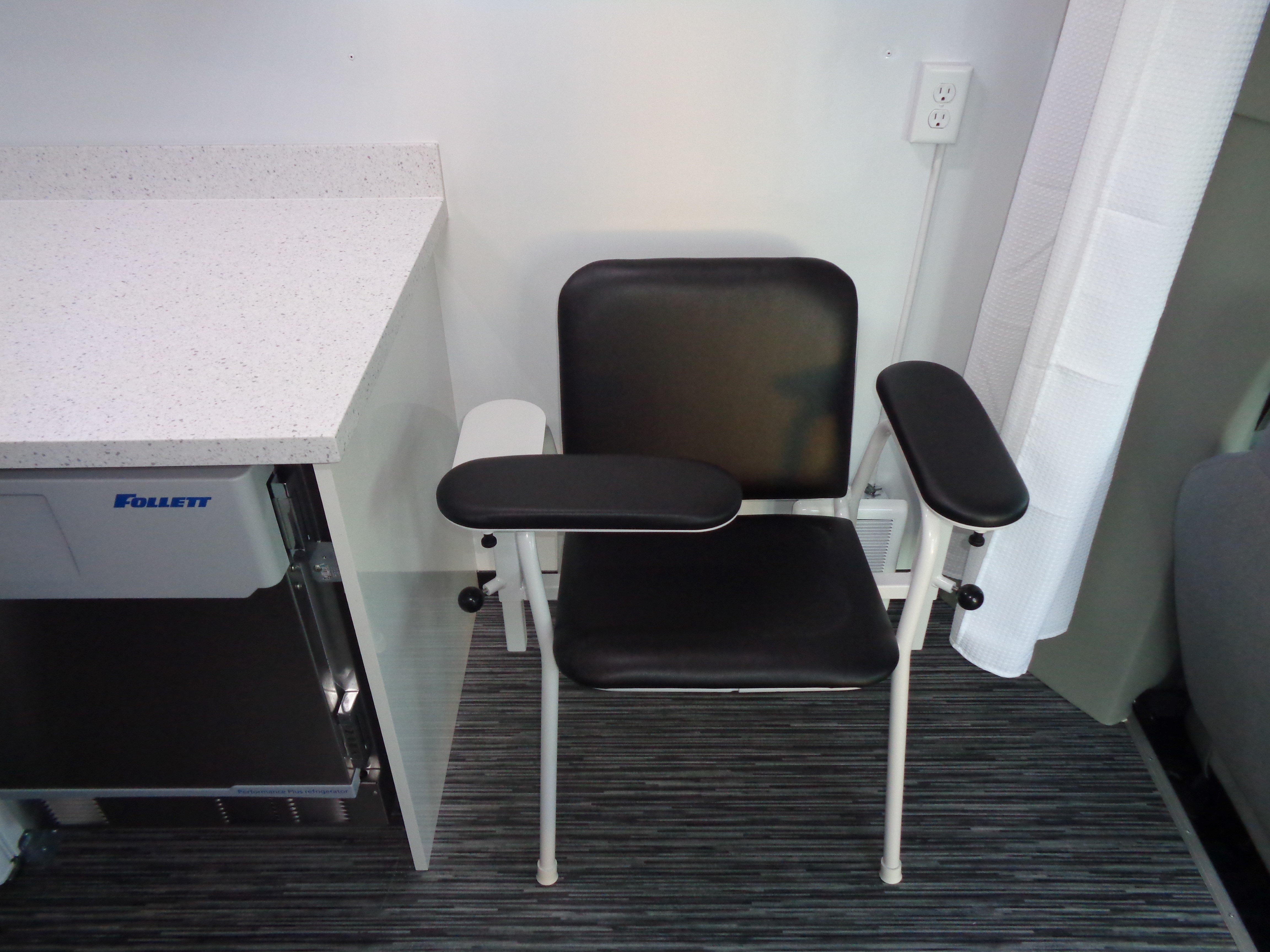 MobileTestingClinic.com - One Exam Room with Blood Draw ADA