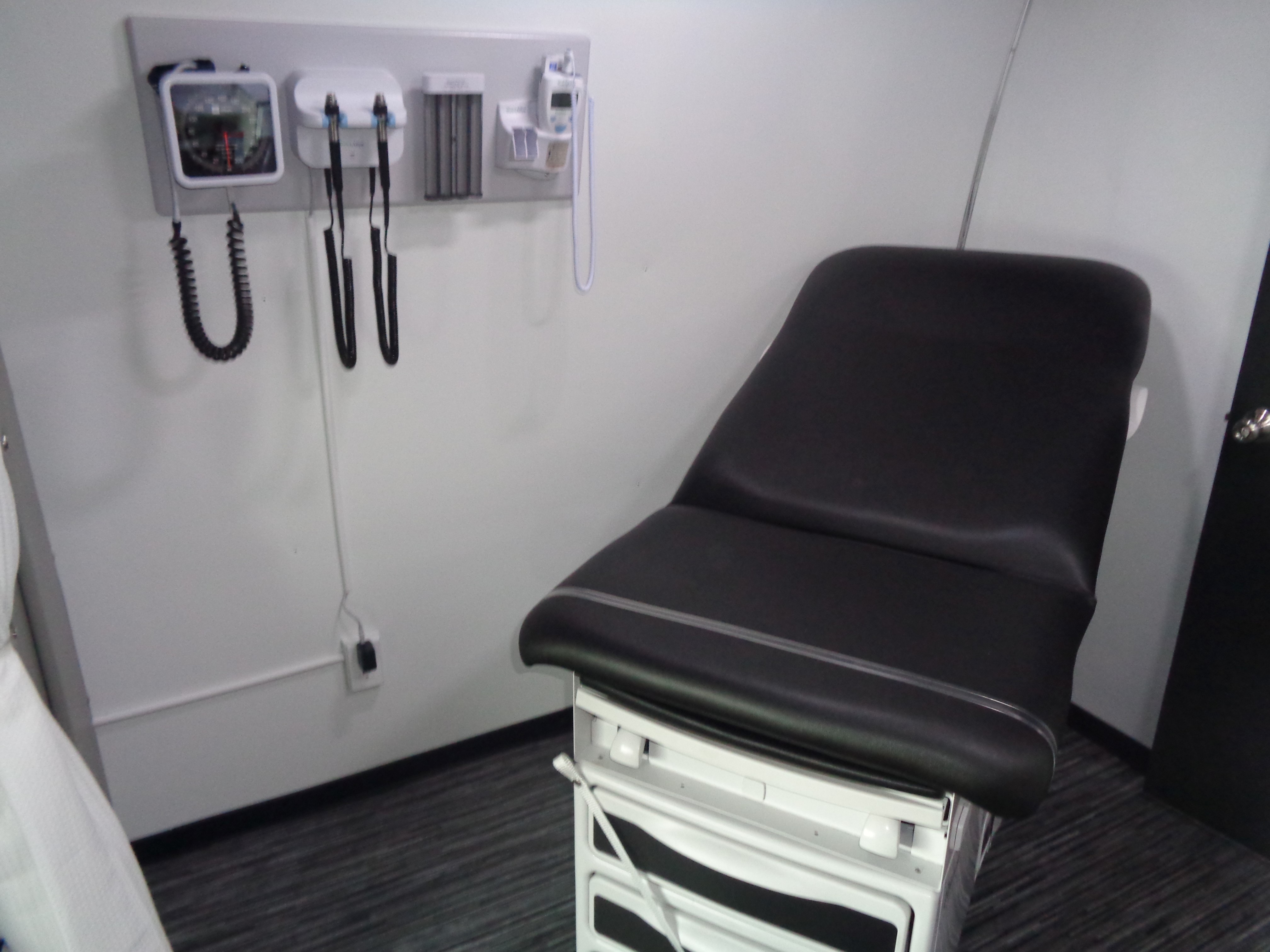 MobileTestingClinic.com - Two Exam Room with Waiting Room Mobile Clinic